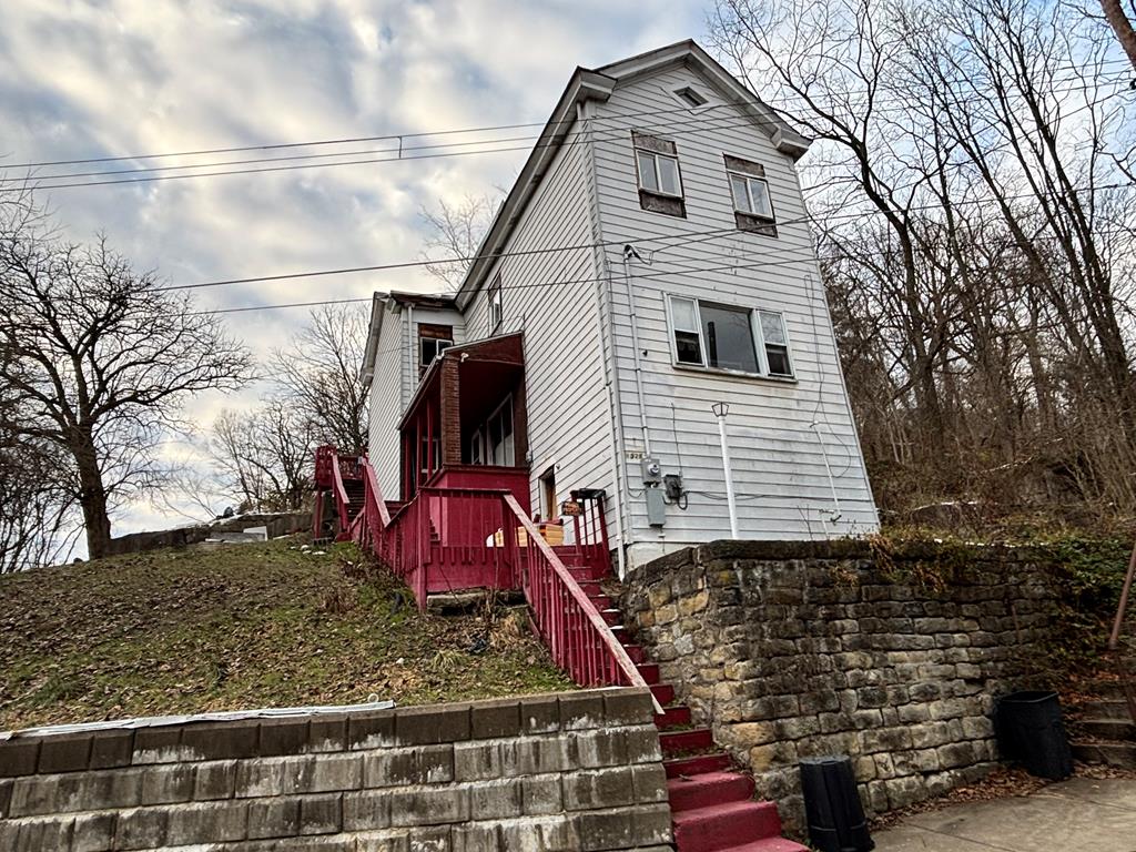 1321 Lind St, For Sale in Wheeling - eXp Realty