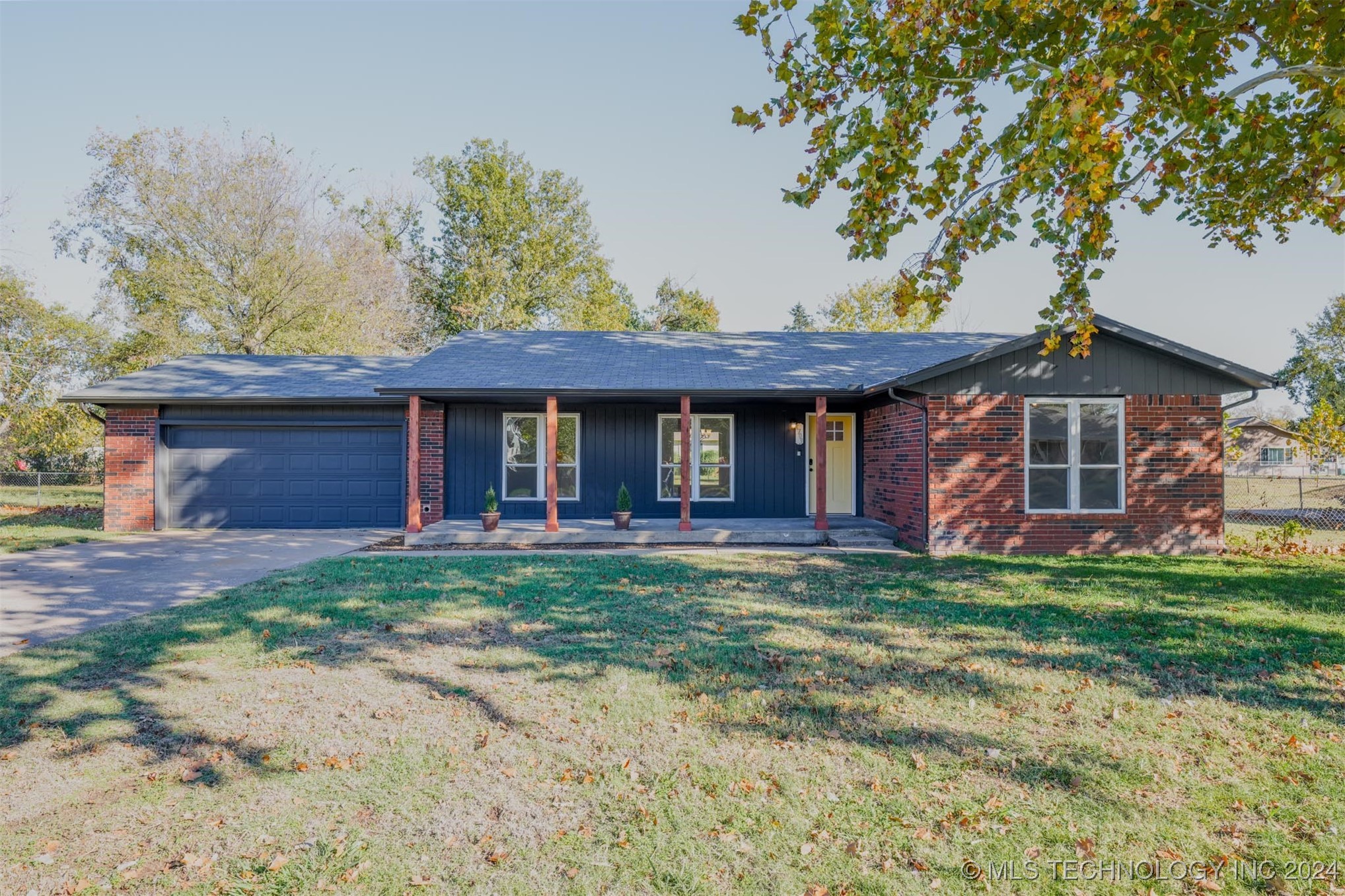 1703 Town And Country Drive, For Sale in Sand Springs - Zoocasa