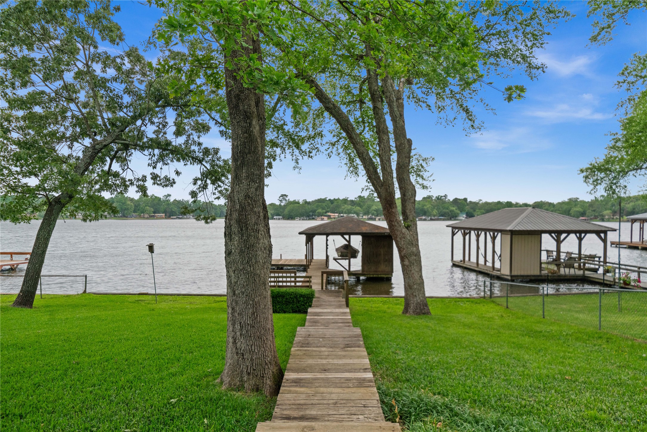 227 Callender Lake Dr, For Sale in Murchison - Zoocasa