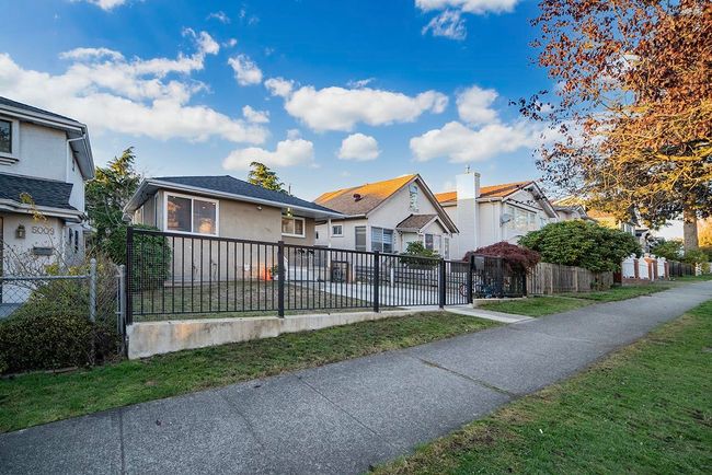 West Vancouver Houses & Real Estate for Sale | Zoocasa
