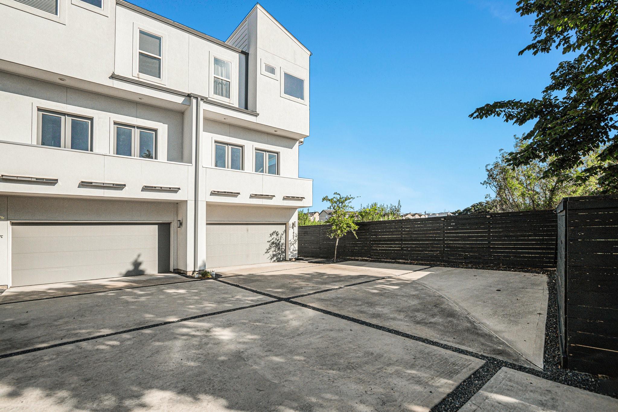 1802 Elite Drive, For Sale in Houston - Zoocasa