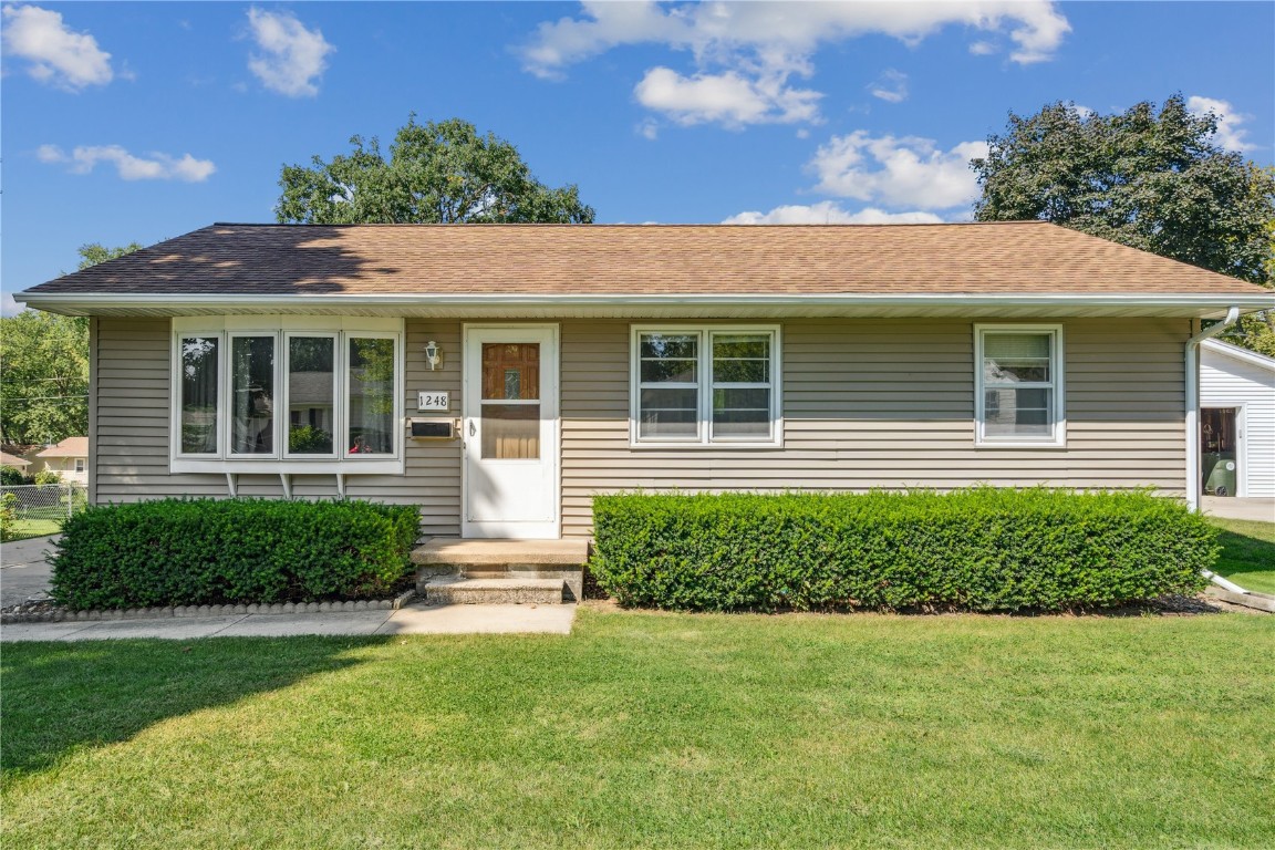 1248 Scott Ave, For Sale in Waterloo - eXp Realty