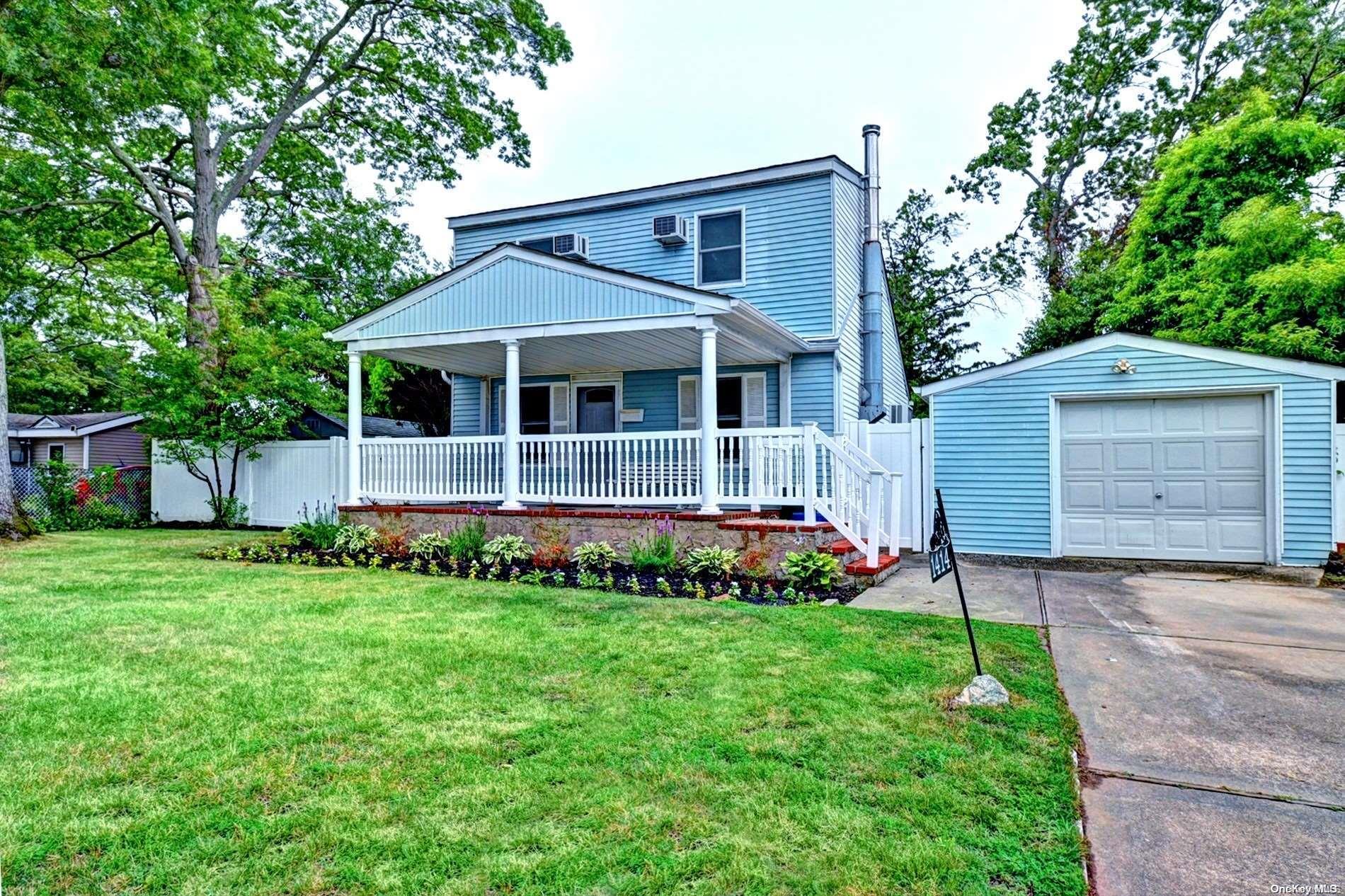 1414 12th Street, Sold in Babylon - Zoocasa