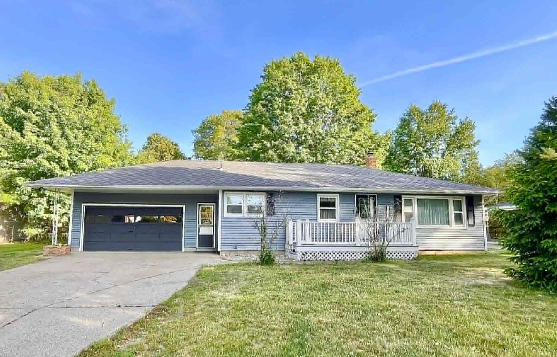 1683 Shorewood Dr, For Sale in Norton Shores - eXp Realty