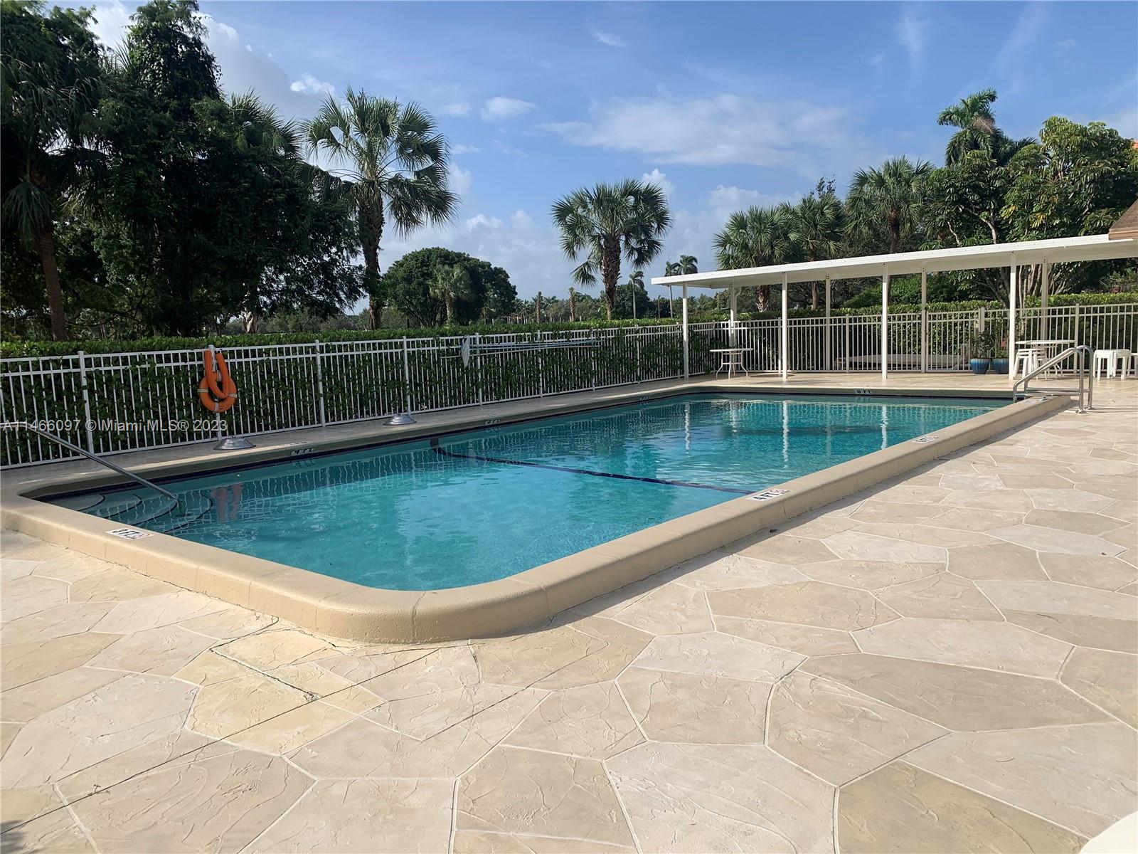 2A - 200 Jacaranda Country Club Dr, Sold in Plantation - Zoocasa