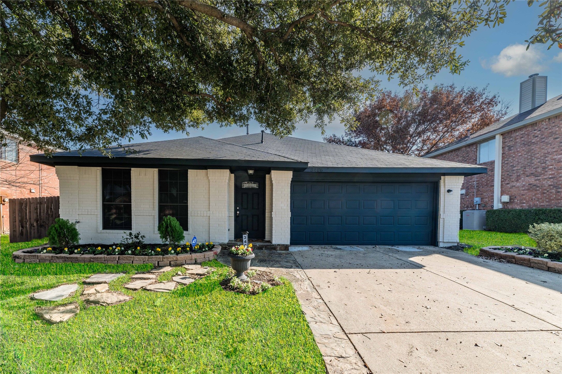 3406 Tulip Ln, For Sale in Rowlett - Zoocasa