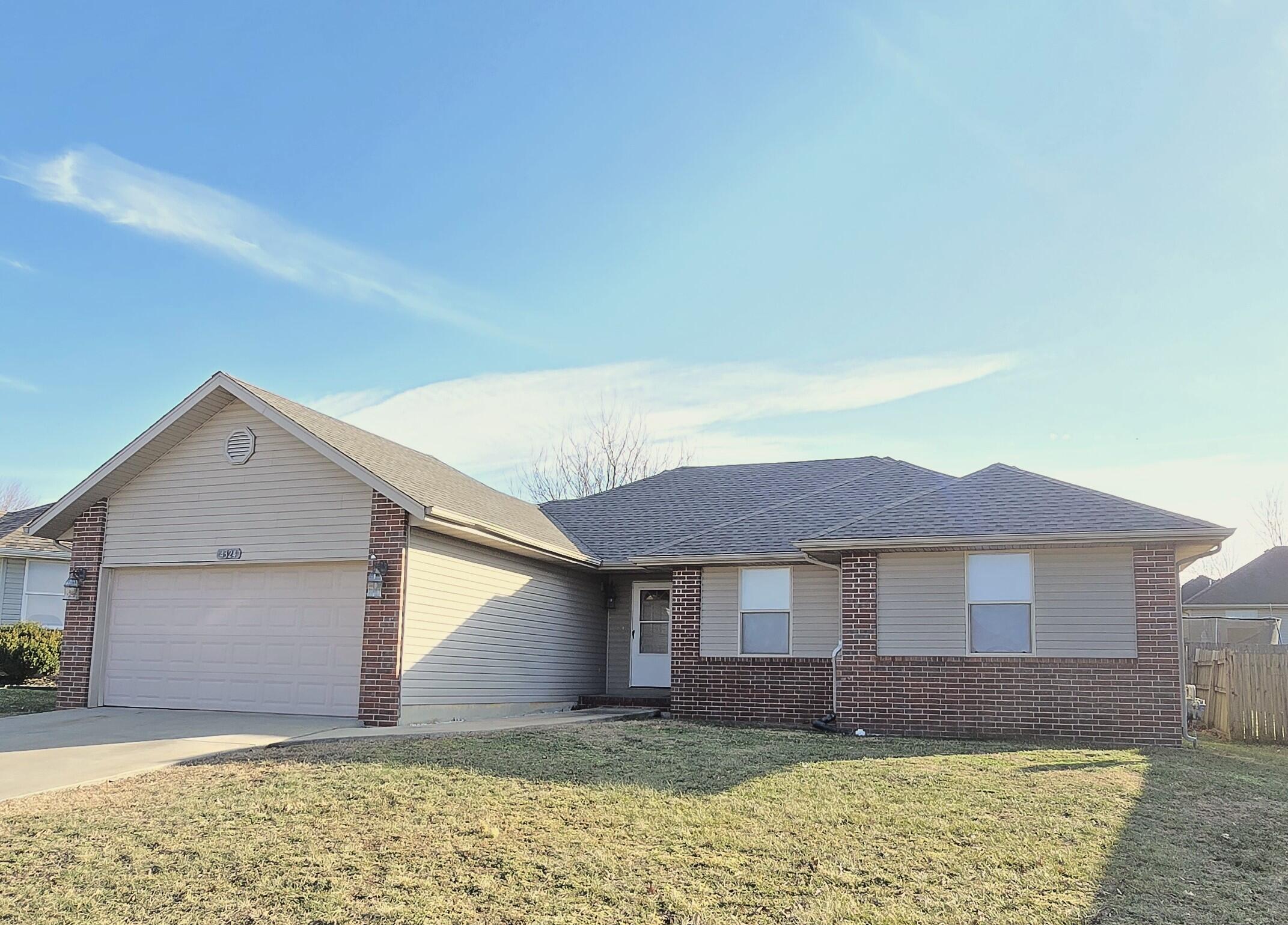 4324 W La Casa St, For Sale in Springfield - eXp Realty