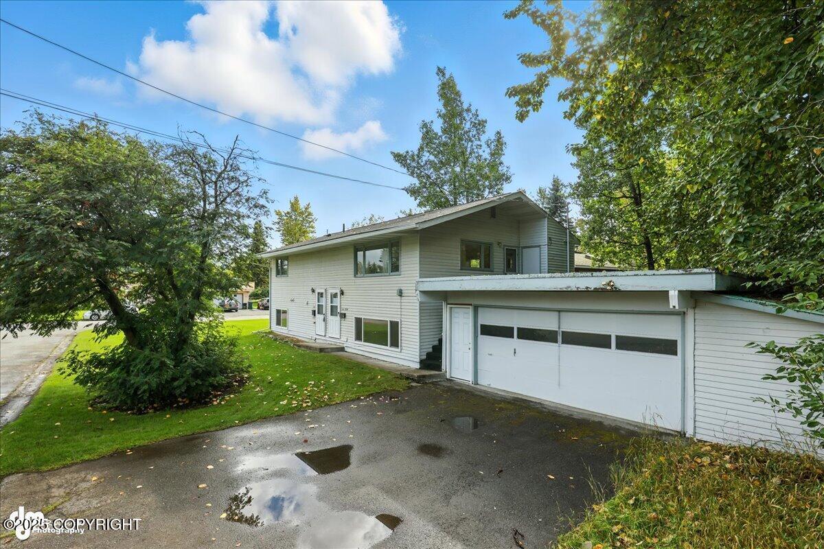 5559 Penn Cir, For Sale in Anchorage - eXp Realty