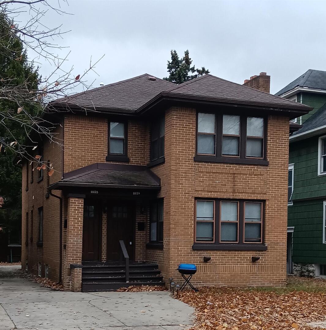 1023 N Court St, Sold in Rockford - eXp Realty