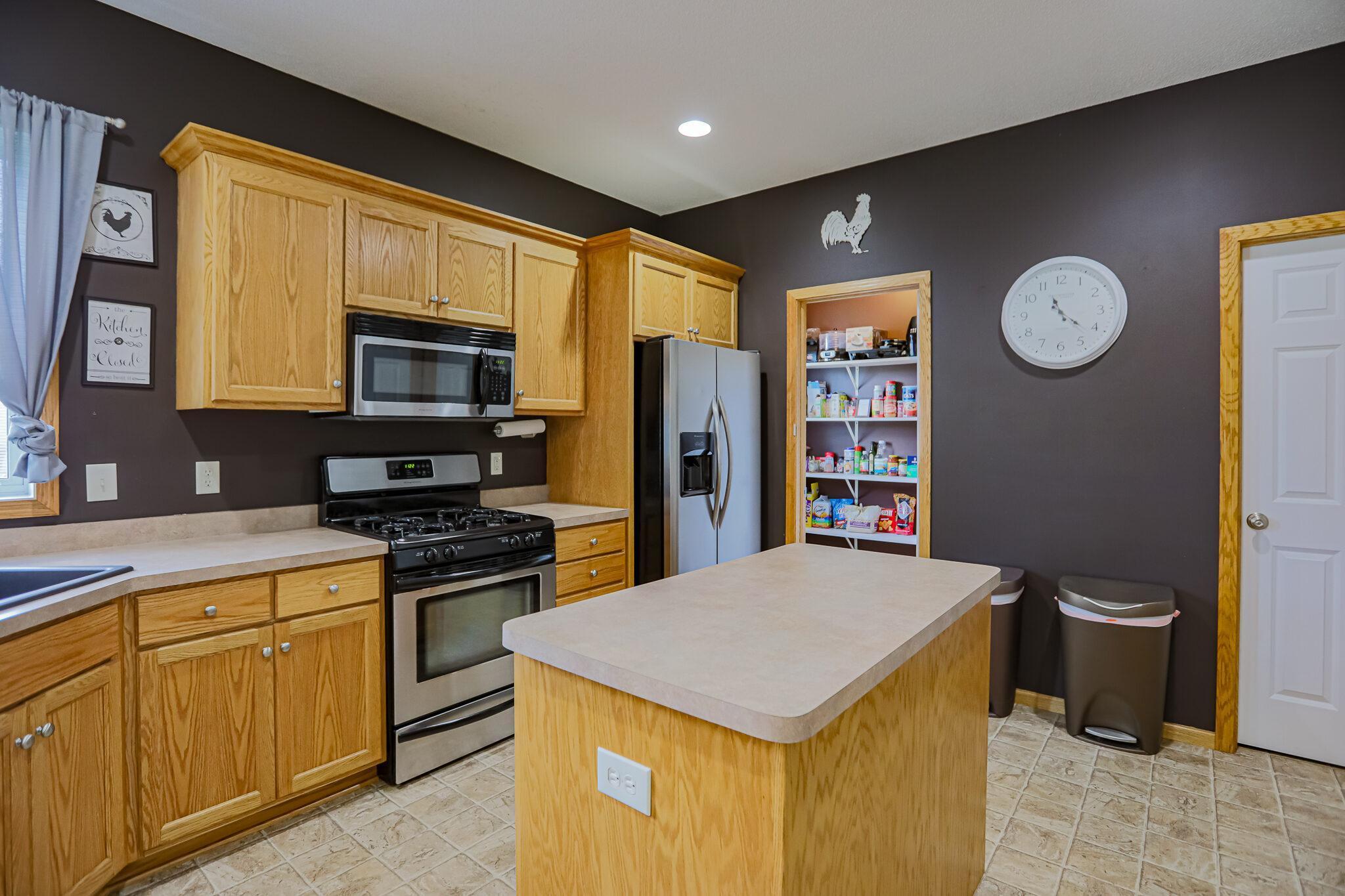 38283 Explorer Cir, Sold in North Branch - eXp Realty