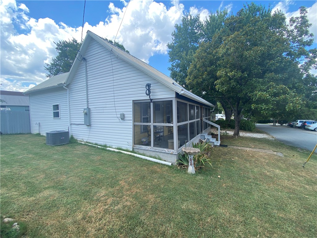 101 Locust St, Sold in Jasper - eXp Realty