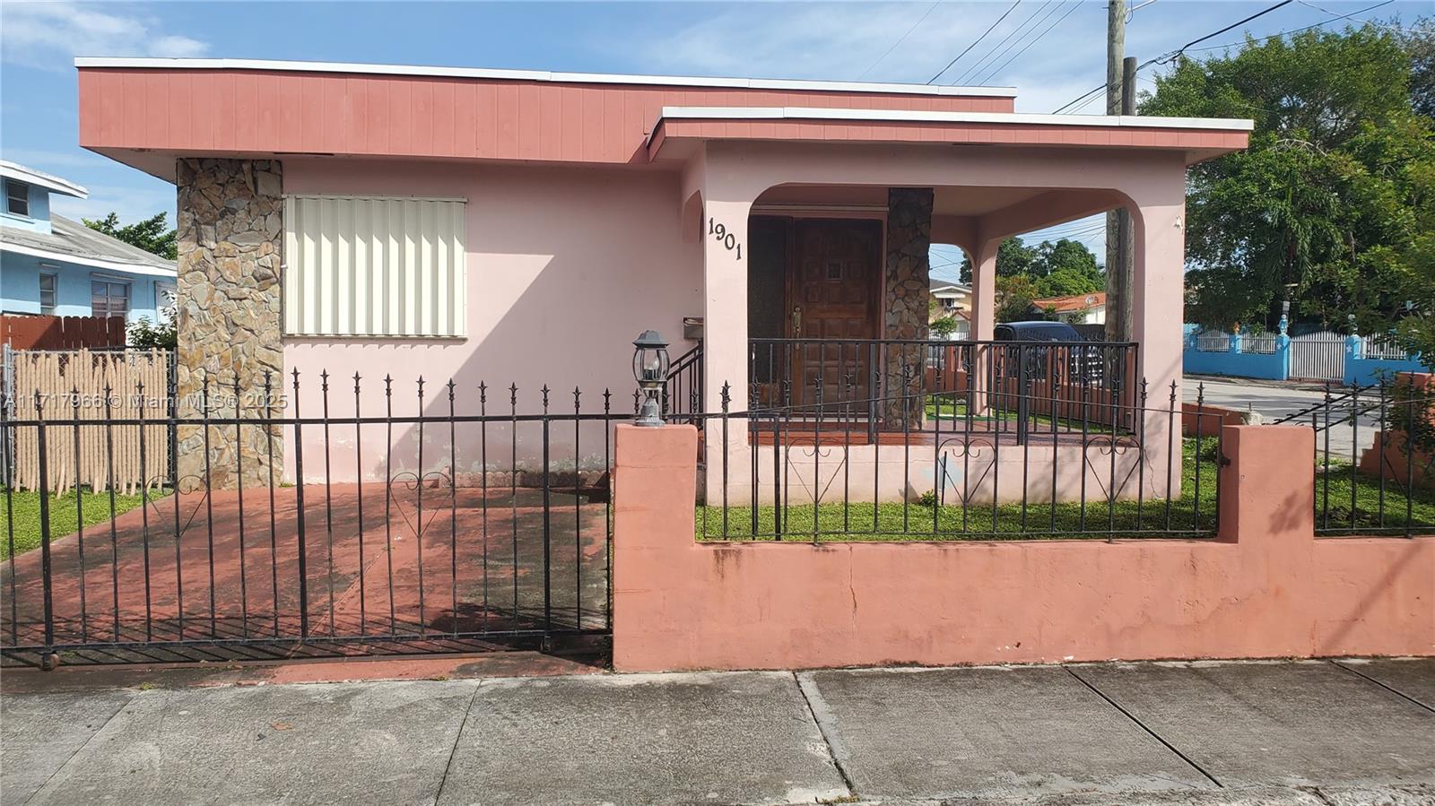 1901 Nw 1st Ter, For Sale in Miami - Zoocasa