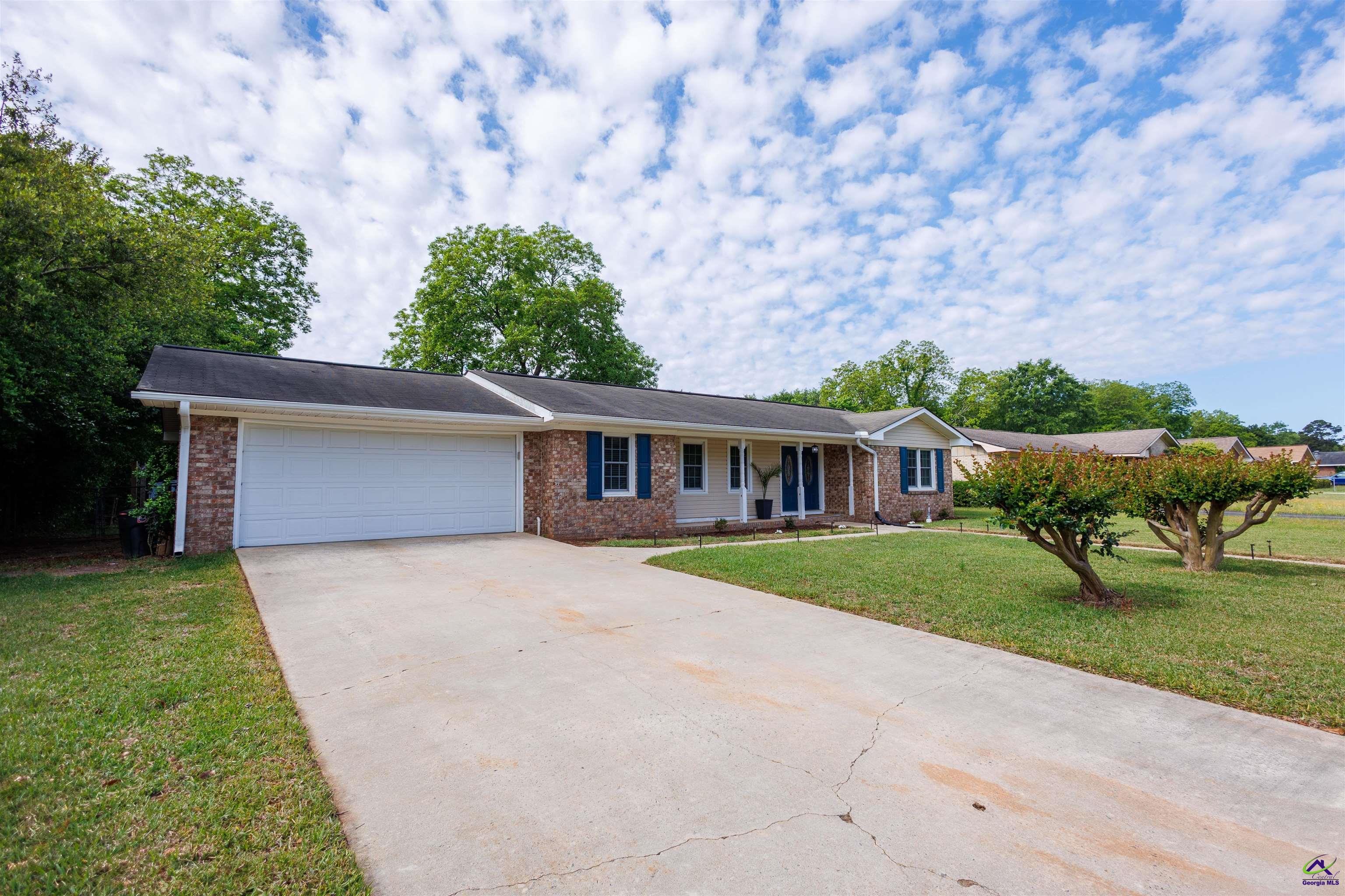 110 Gawin Dr, For Sale in Warner Robins - eXp Realty