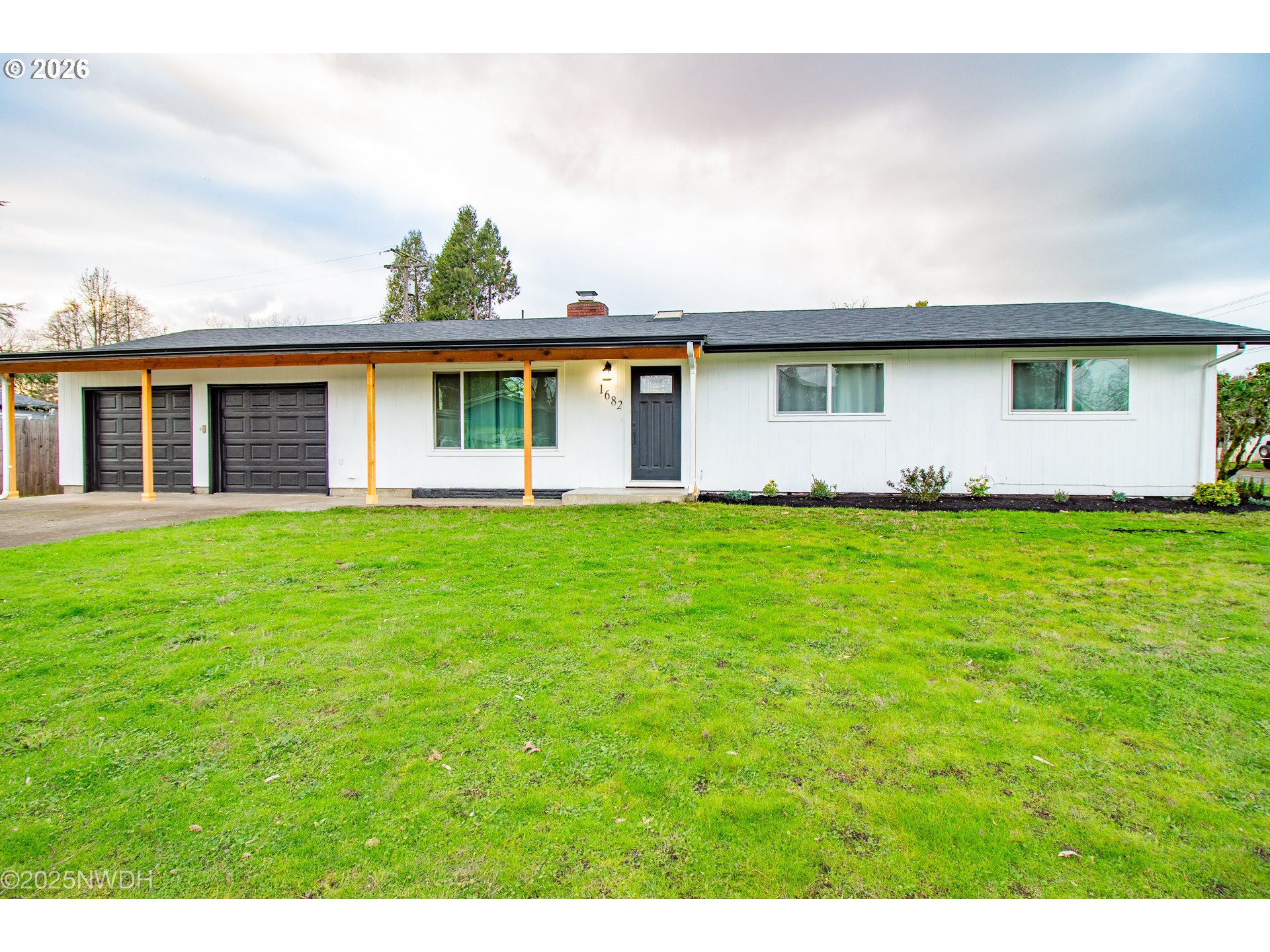 1682 Hemlock St, For Sale in Eugene - eXp Realty
