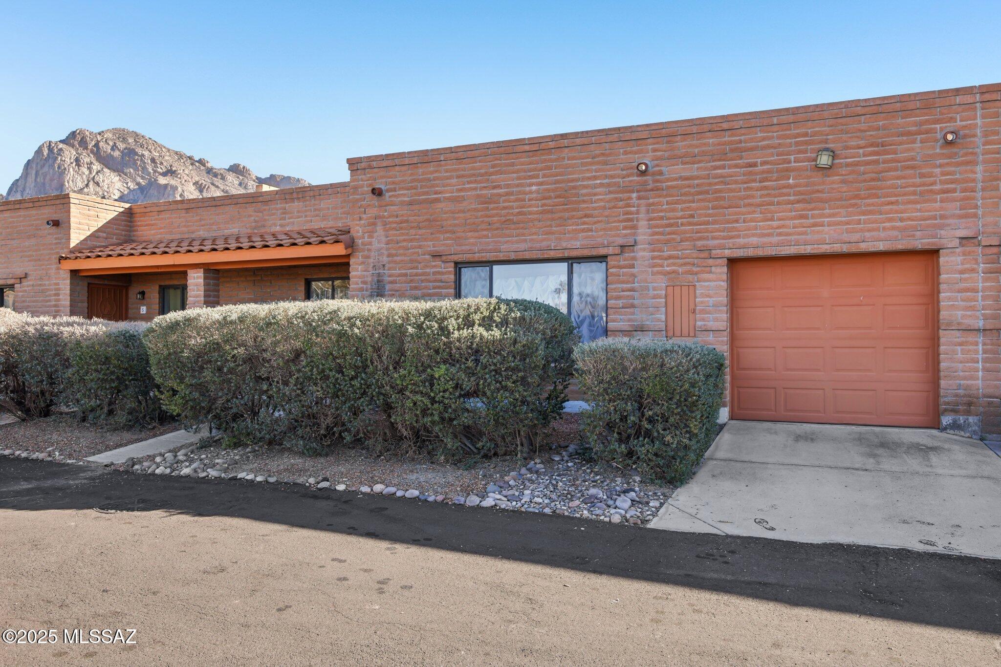 7 W Roma Drive, For Sale in Oro Valley - eXp Realty