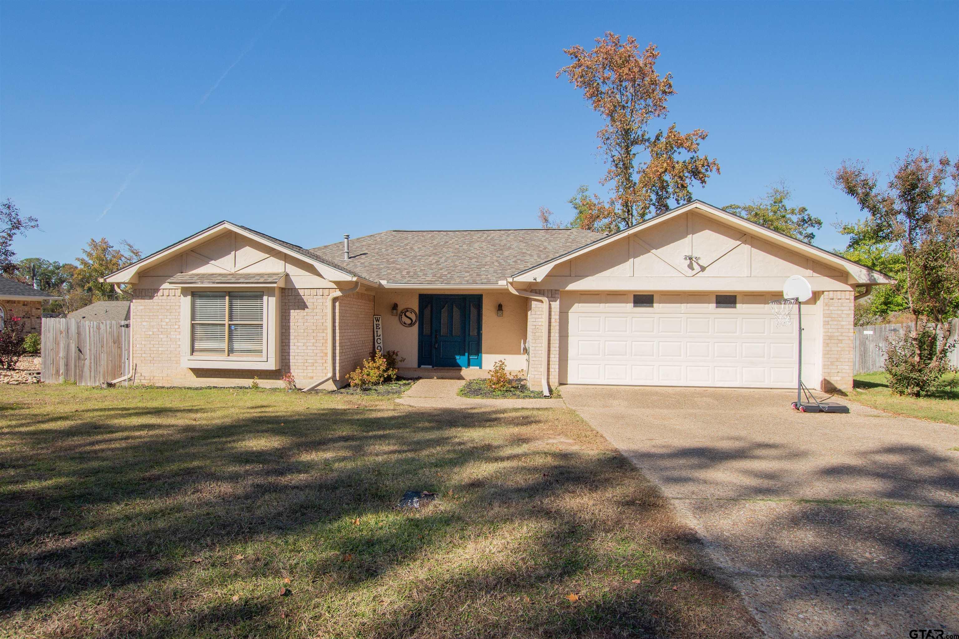 6001 Huntington Dr, For Sale in Tyler - eXp Realty