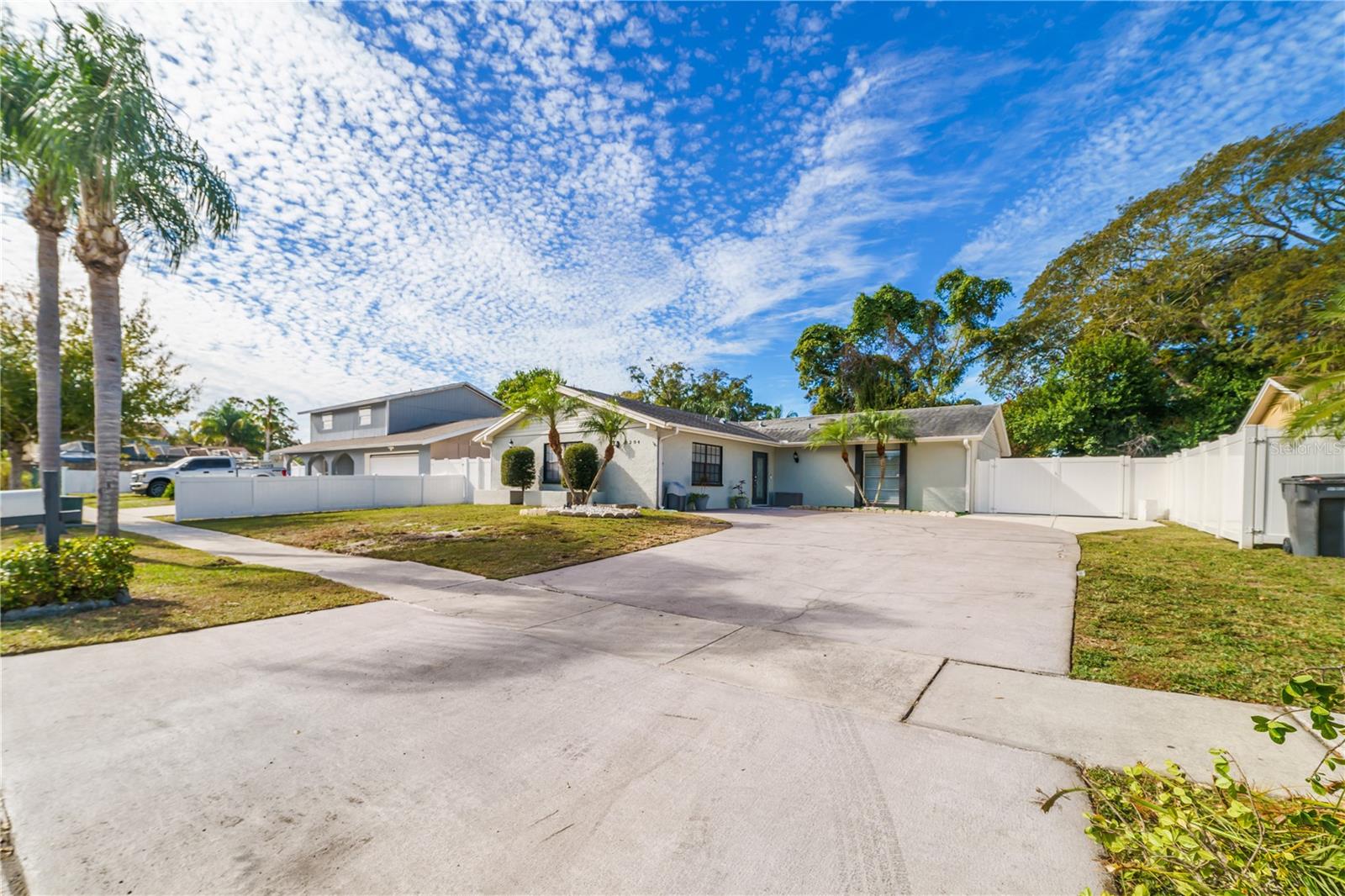 8204 Kirkwood Dr, For Sale in TAMPA - eXp Realty