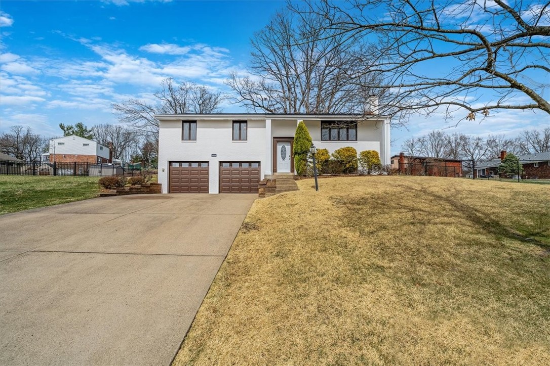 1693 Emery Dr, For Sale in Allison Park - Zoocasa