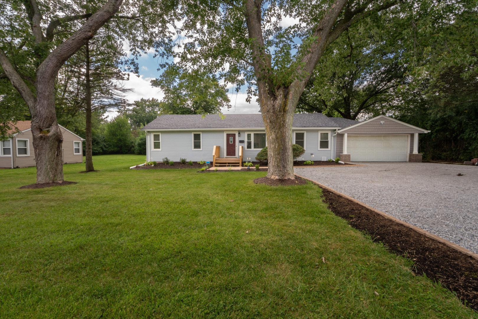 20520 Crawford Ave, For Sale in Matteson - Zoocasa