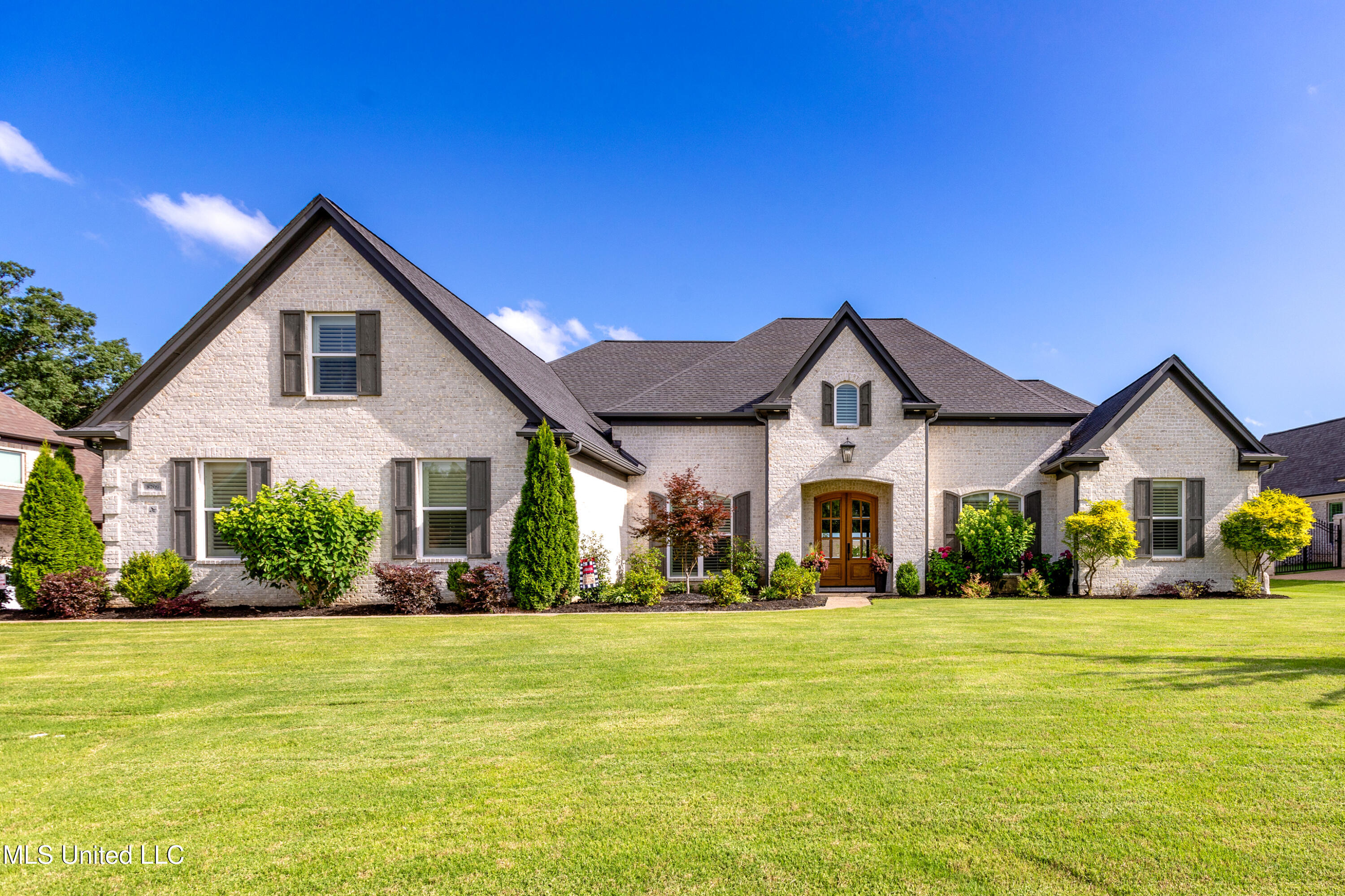 8209 Waterfall Way, For Sale in Olive Branch - eXp Realty