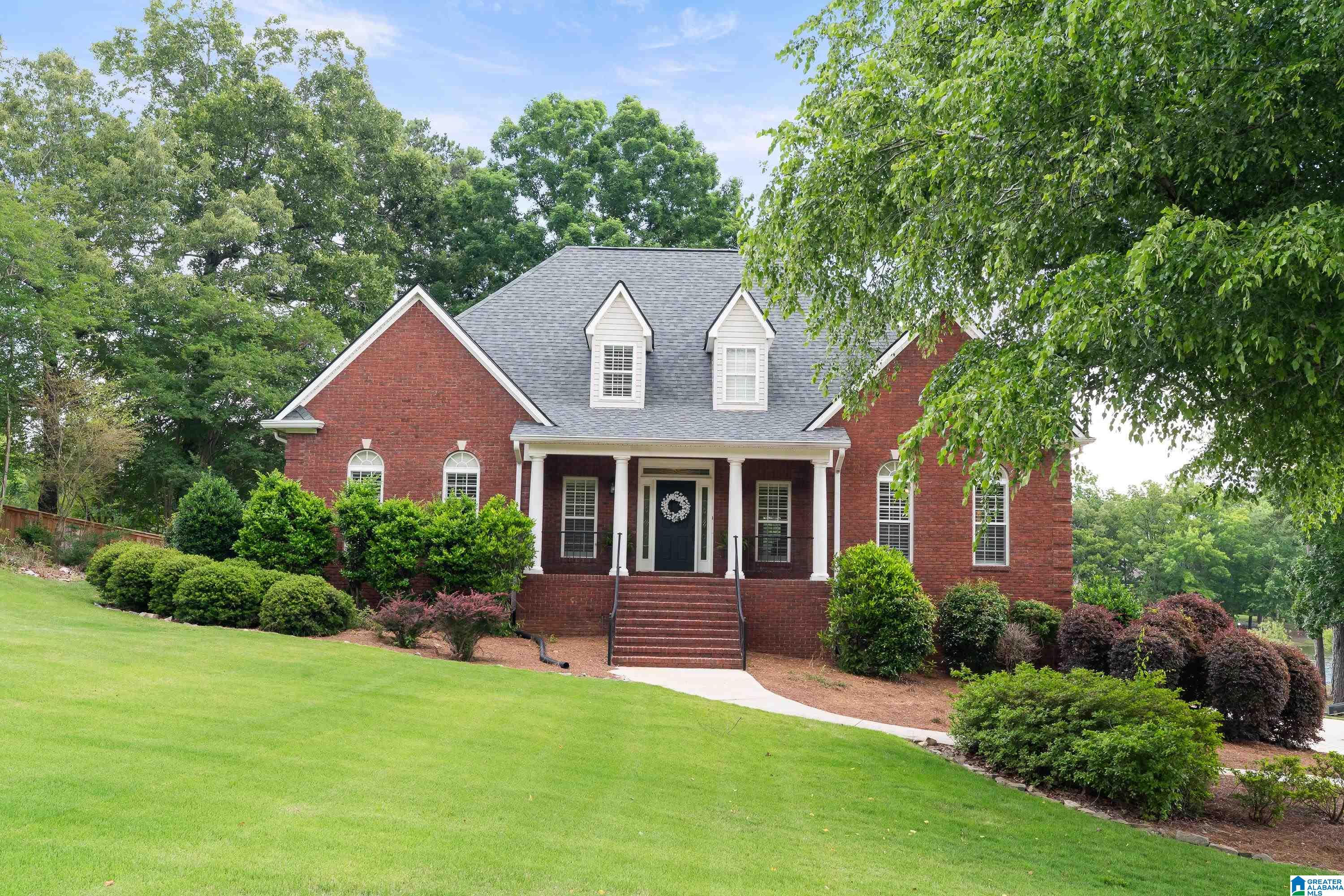 108 Saddle Lake Dr, For Sale in Alabaster - eXp Realty