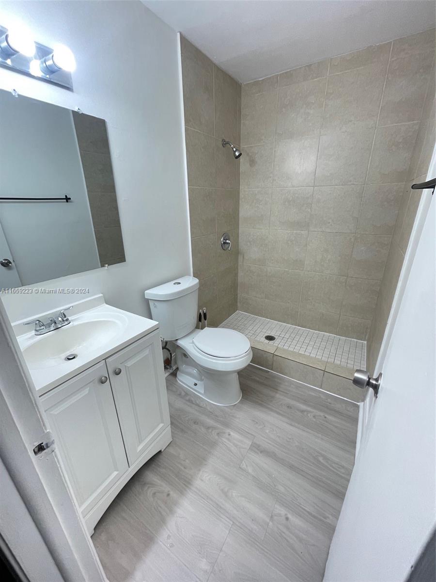 16 - 2832 Fillmore St, For Rent in Hollywood - Zoocasa