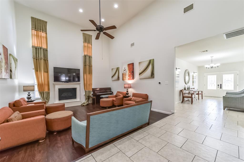 11643 Breezy Knoll Dr, For Sale in Houston - eXp Realty