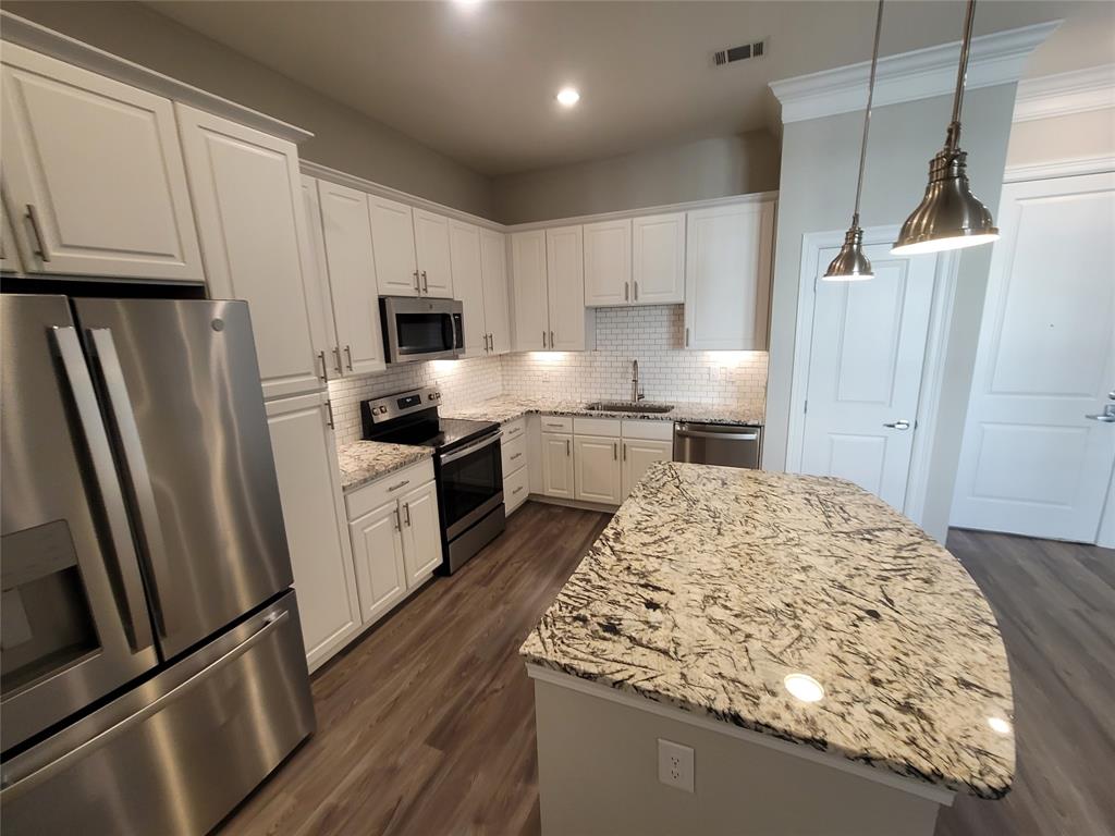 333 - 2111 Austin Street, For Rent in Houston - Zoocasa