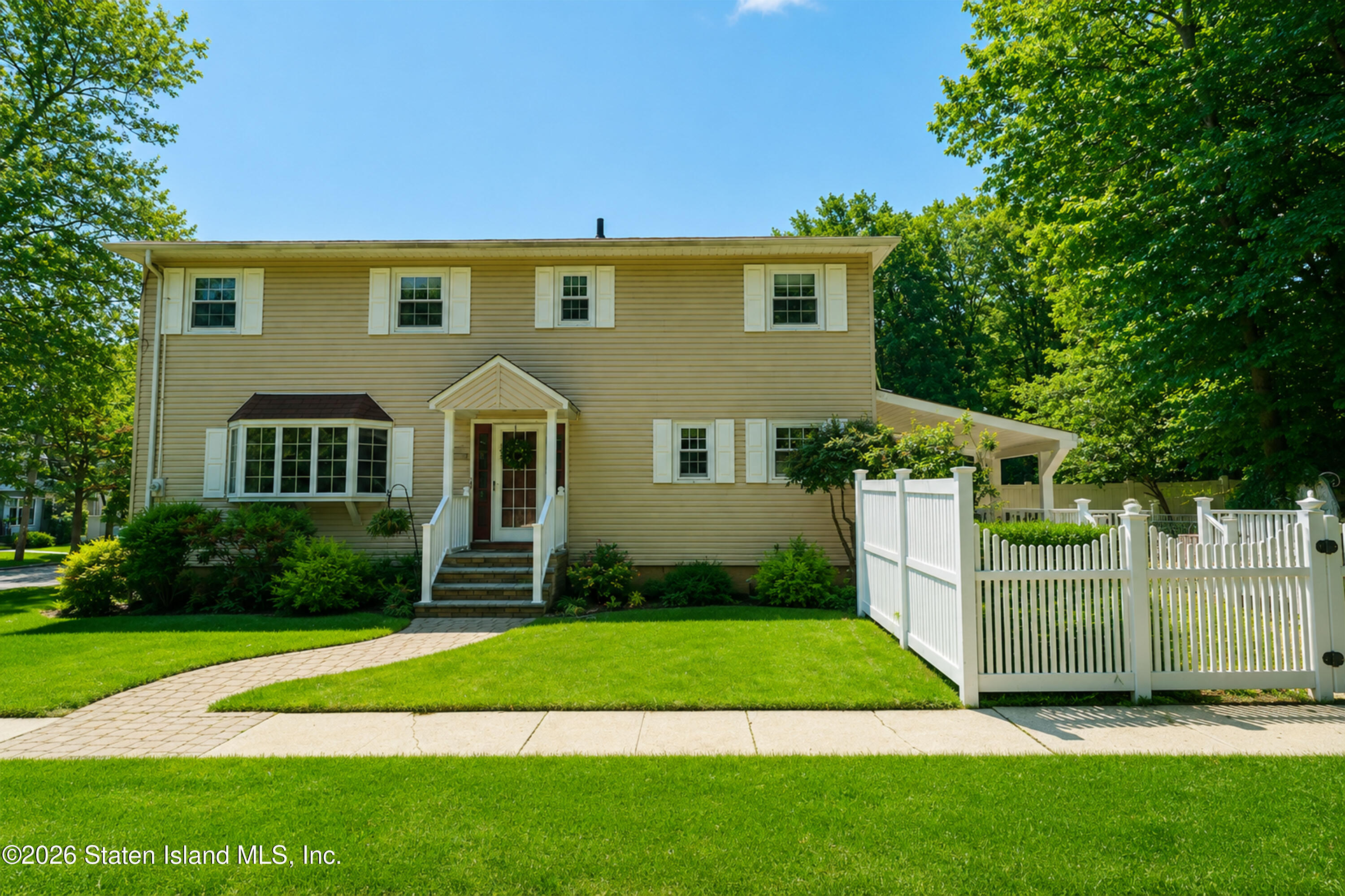 256 Richard Ave, For Sale in Staten Island - eXp Realty