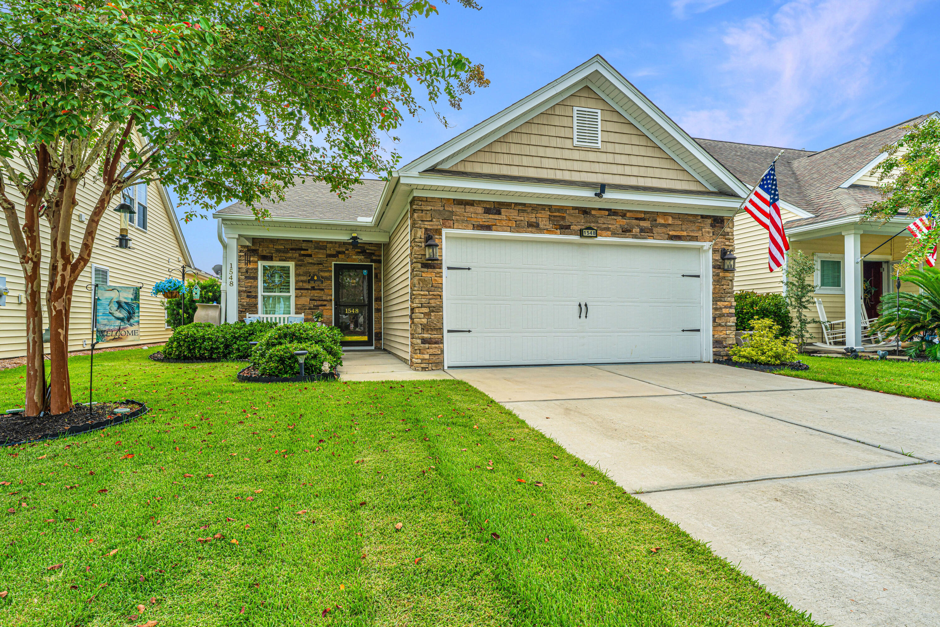 1548 Oldenburg Dr, For Sale in Mount Pleasant - eXp Realty