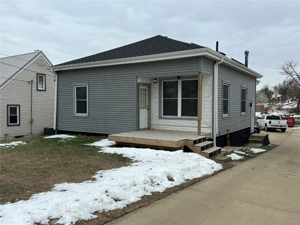 259 27 Th Ave Sw, For Sale in Cedar Rapids - eXp Realty