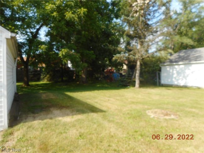 16111 Woodbrook Avenue, Sold in Maple Heights - Zoocasa