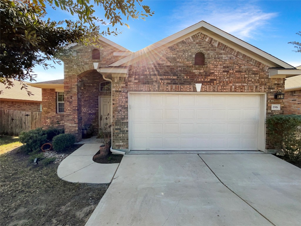 196 Lavender Lane, For Sale in Buda - Zoocasa
