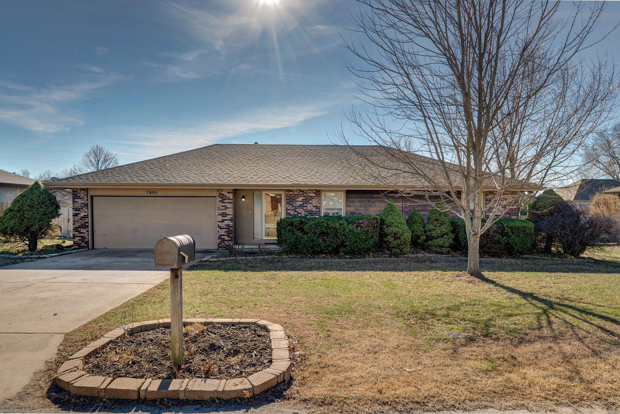 2444 W Swallow St, For Sale in Springfield - eXp Realty