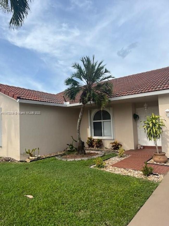 14731 Sw 150th St, Sold in Miami - Zoocasa