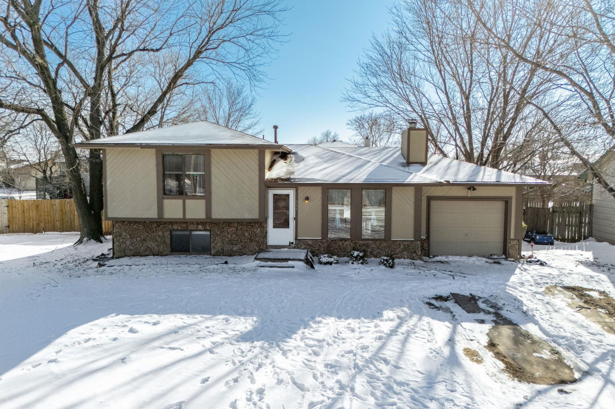 931 E 54th St S, For Sale in Wichita - eXp Realty