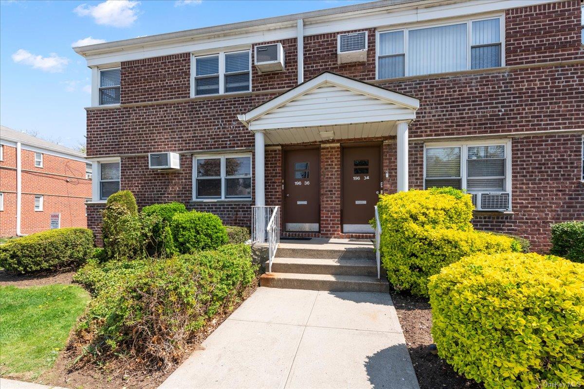 2ND - 196-36 Pompeii Ave, For Rent in Hollis - Zoocasa