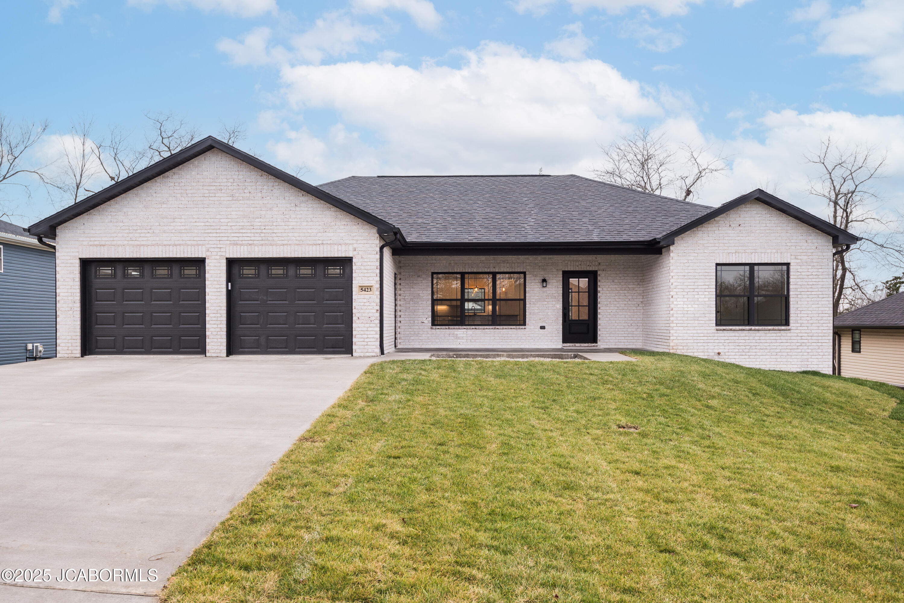 5423 Kenview Dr, For Sale in Jefferson City - eXp Realty