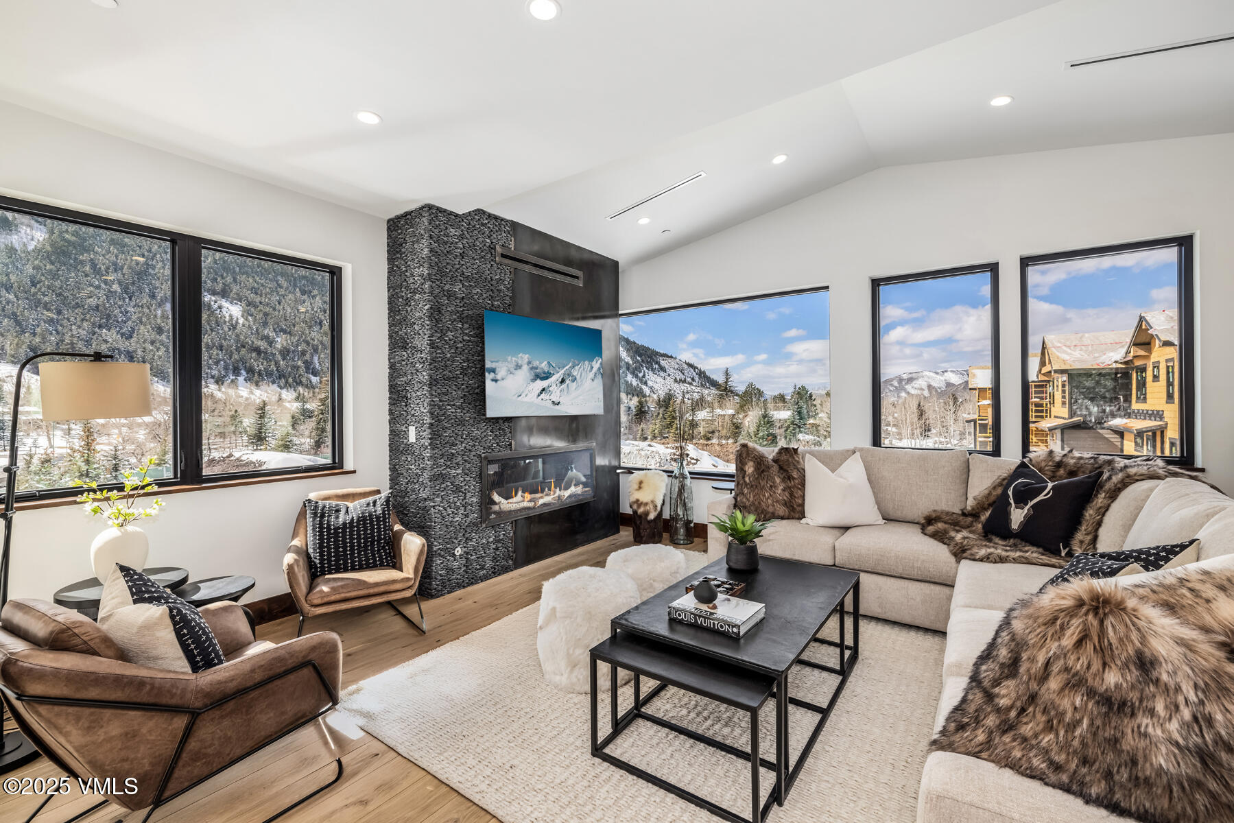 2A - 100 Avon Rd, For Sale in Avon - Zoocasa