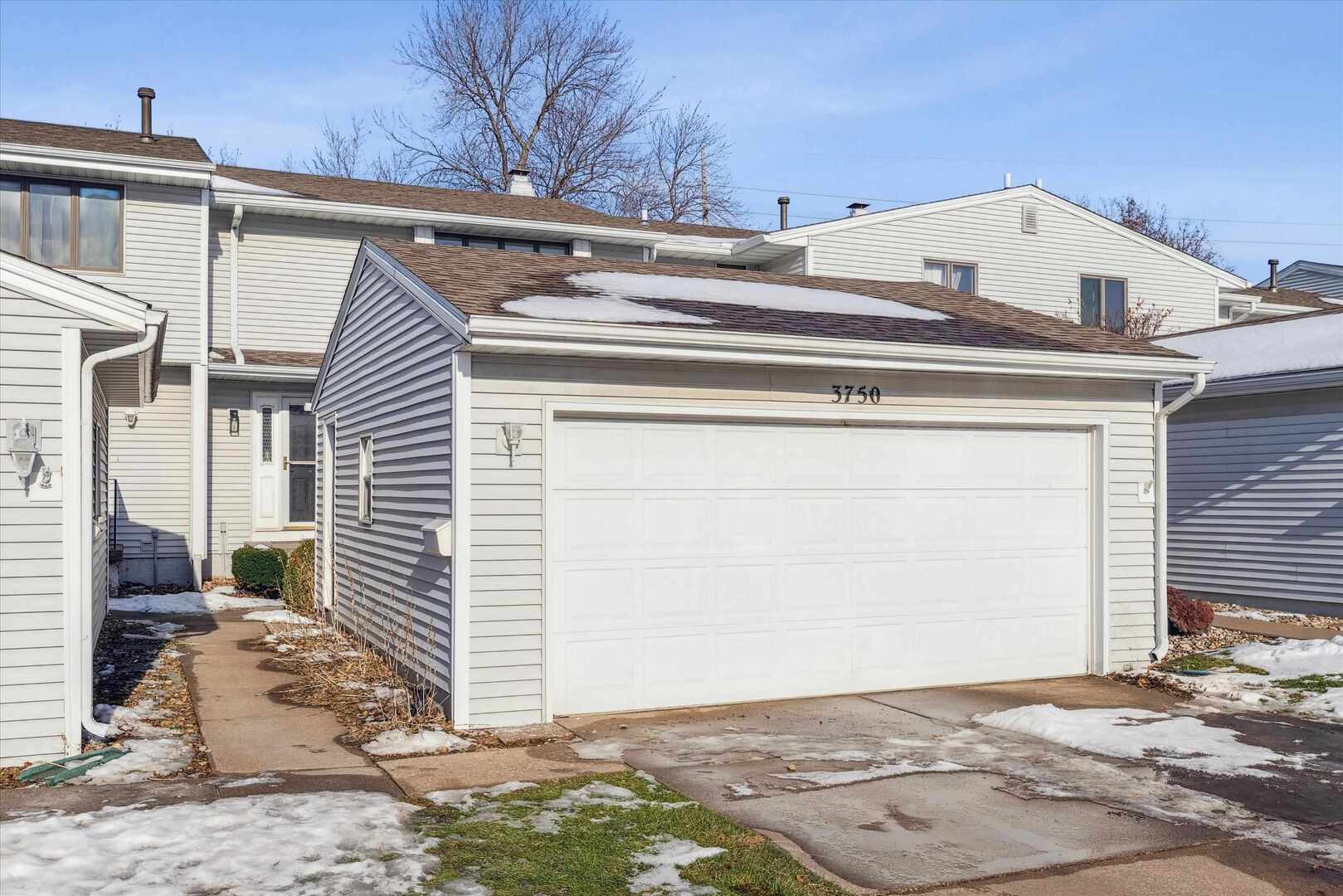 3750 Eastwood Ct, For Sale in Bettendorf - eXp Realty