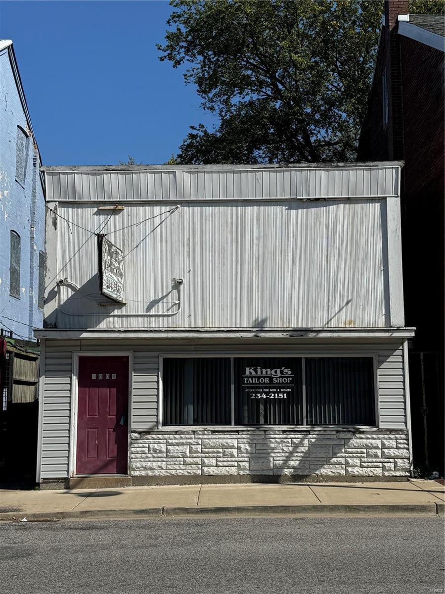 1009 W Main, For Sale in Belleville - eXp Realty