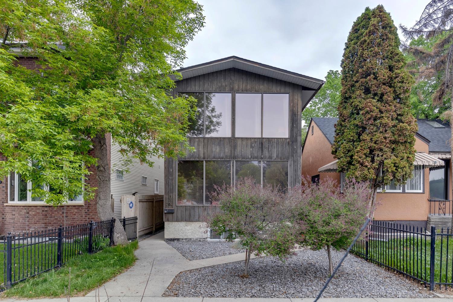 808 Memorial Dr Nw, Sold in Calgary - Zoocasa