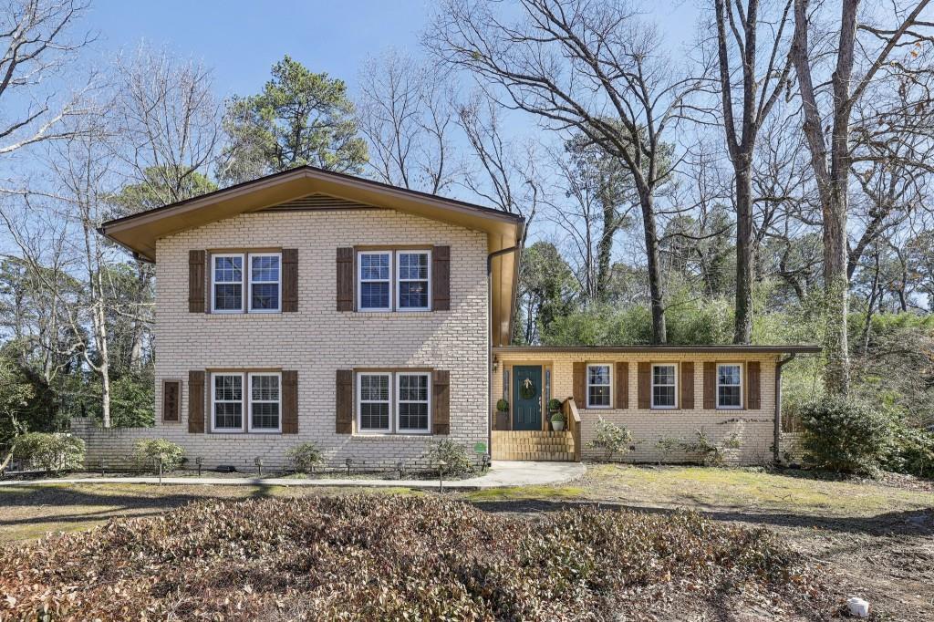 3597 Embry Cir, For Sale in Atlanta - Zoocasa