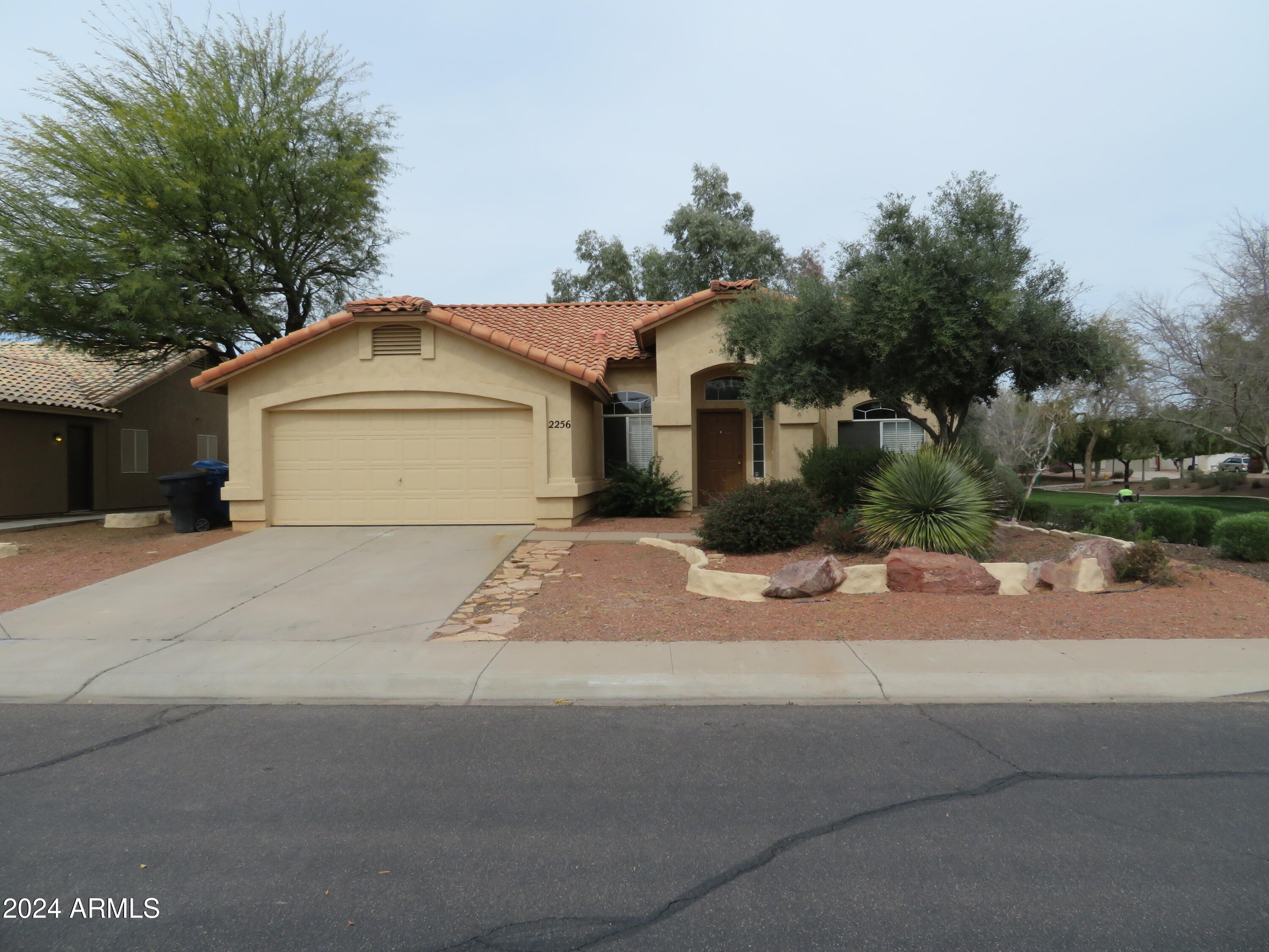 2256 E Sherri Dr, Sold in Gilbert - Zoocasa