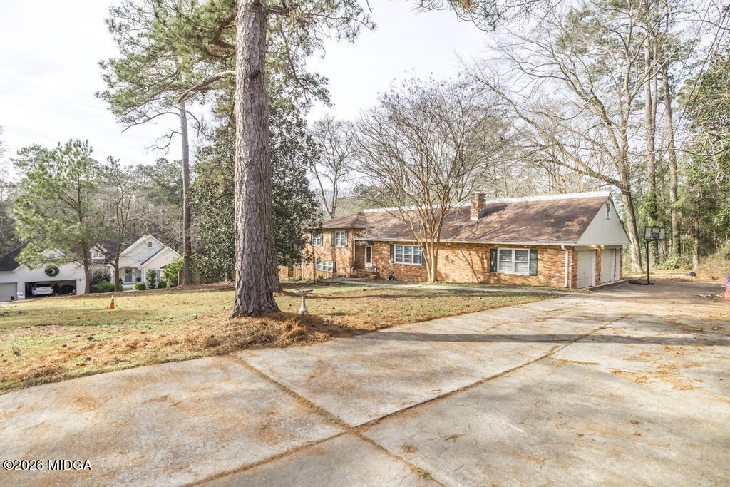 211 Old Club Ct, For Sale in Macon - eXp Realty
