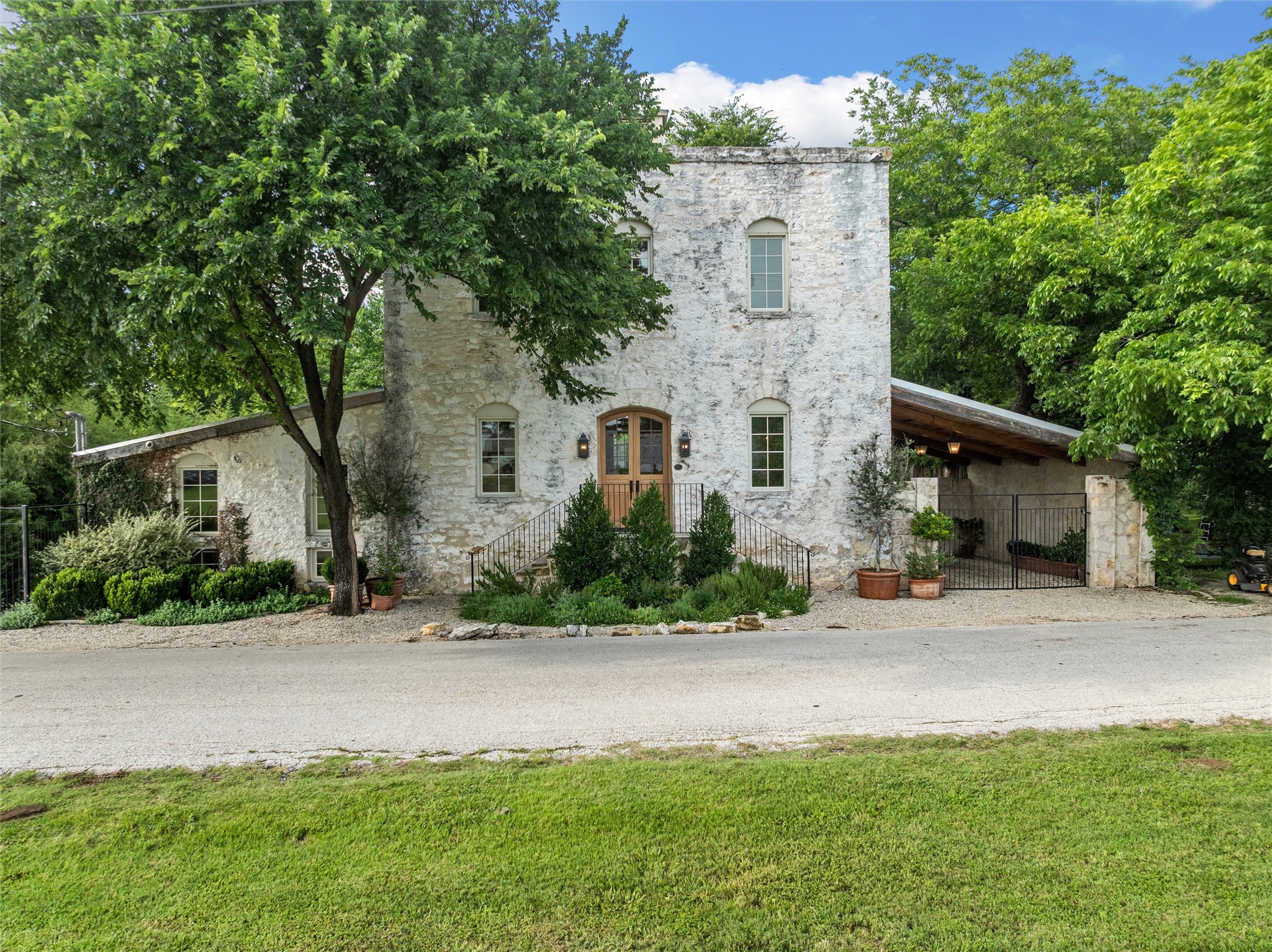 401 E Avenue A, Other in Valley Mills - eXp Realty