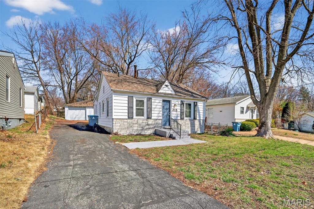 215 Ryan Ave, Pending in Saint Louis - eXp Realty