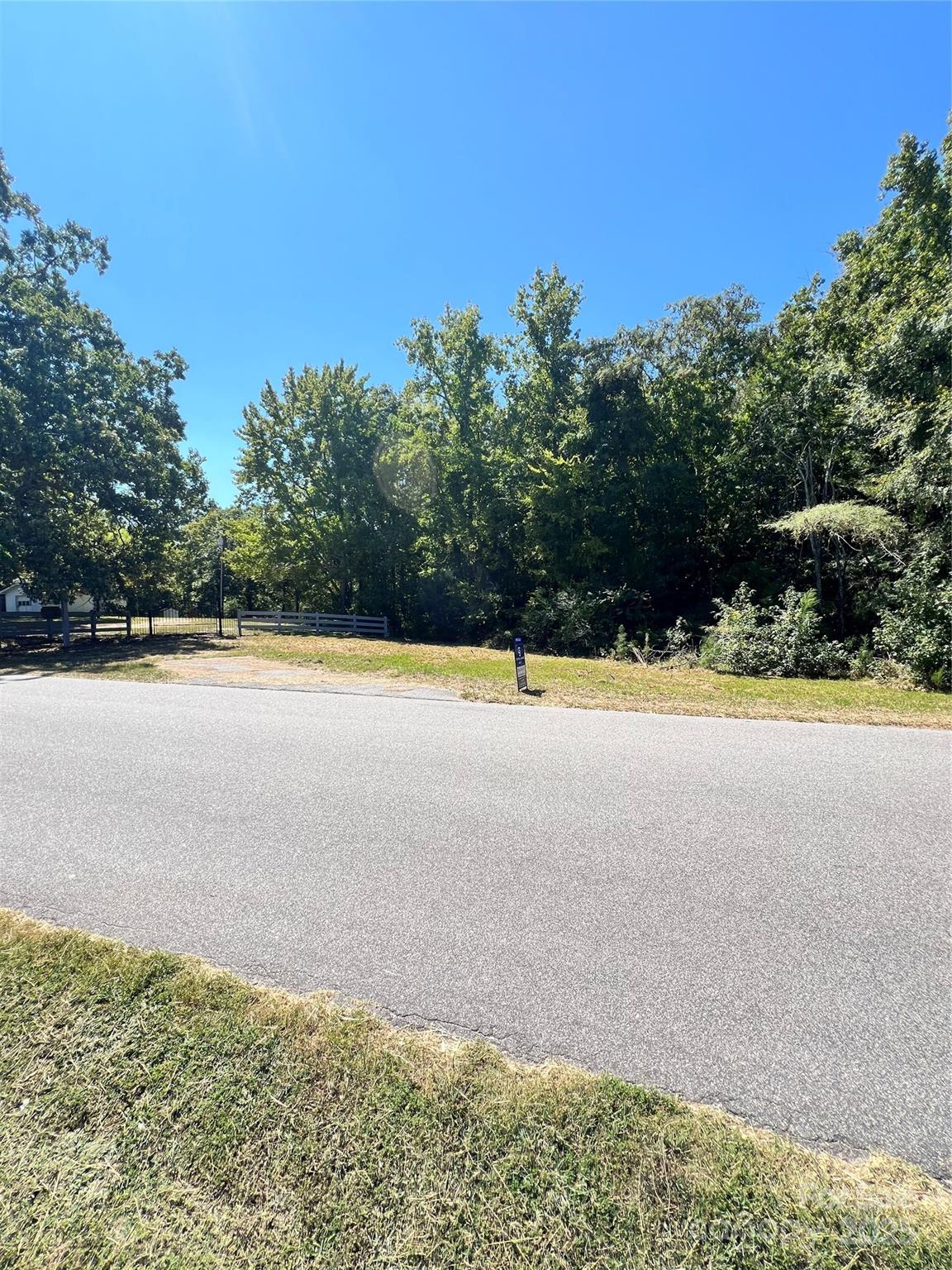 240 Niven Rd, For Sale in Lancaster - eXp Realty