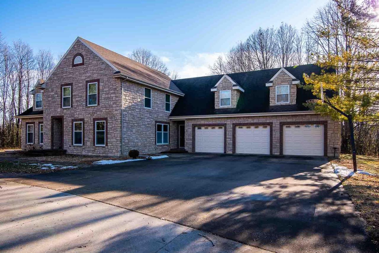 2051 Manitowoc Road, For Sale in MENASHA - Zoocasa