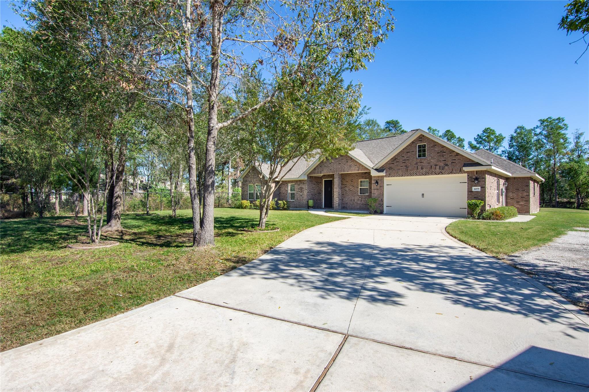 16979 Concord Drive, For Sale in Conroe - Zoocasa
